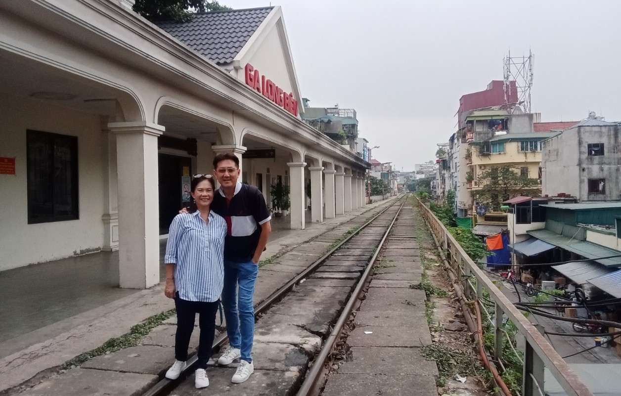 Hanoi Train Track, railway track in Hanoi, railway track Hanoi